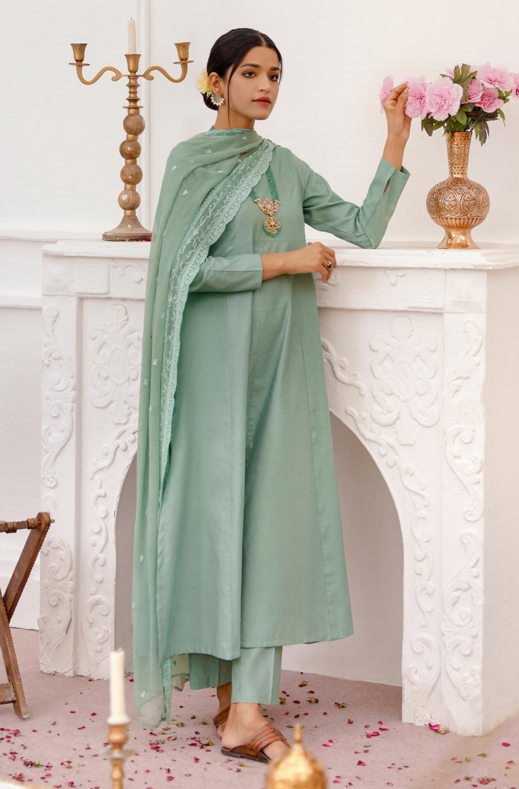 Jahaan (Universe) - Sage Green Embroidered Dupatta – mantouae